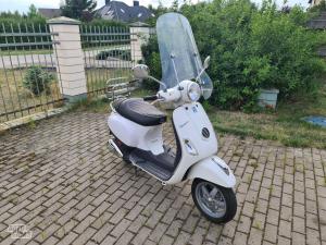 Белый Piaggio Vespa 2010 в Вильнюс, объемом двигателя 0.05 л и пробегом 14 тыс. км за 1790 €, фото 3 на AUTOMOTO.COM.LV