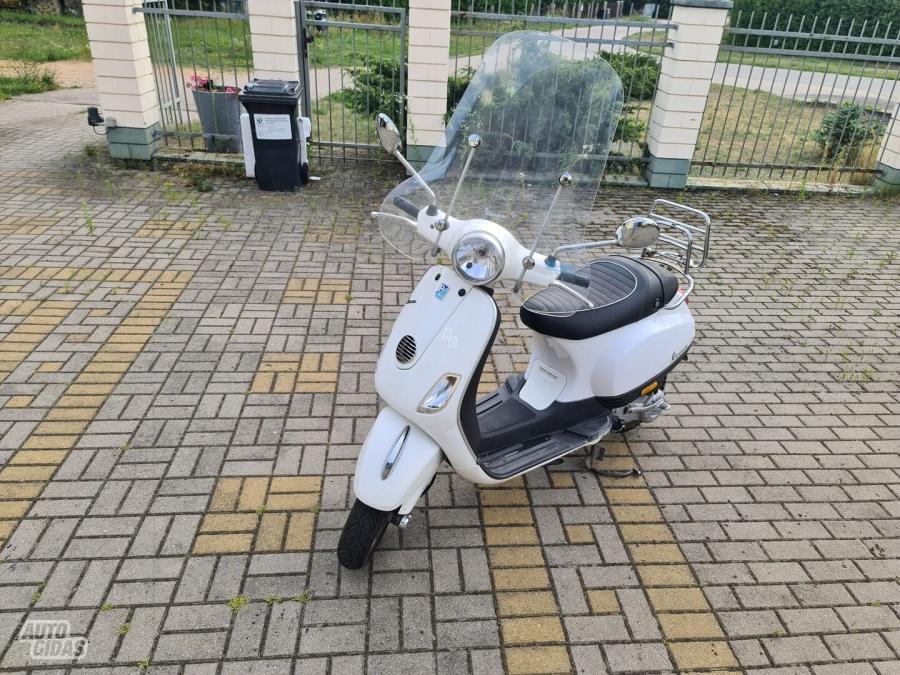 Белый Piaggio Vespa 2010 в Вильнюс, объемом двигателя 0.05 л и пробегом 14 тыс. км за 1790 €, фото 6 на AUTOMOTO.COM.LV