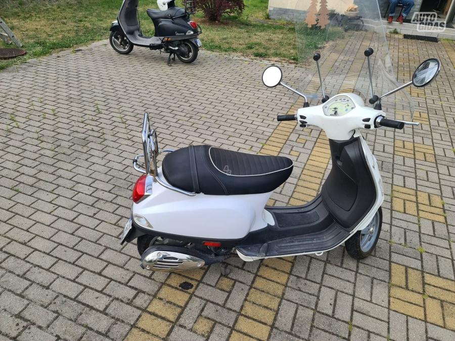 Белый Piaggio Vespa 2010 в Вильнюс, объемом двигателя 0.05 л и пробегом 14 тыс. км за 1790 €, фото 9 на AUTOMOTO.COM.LV