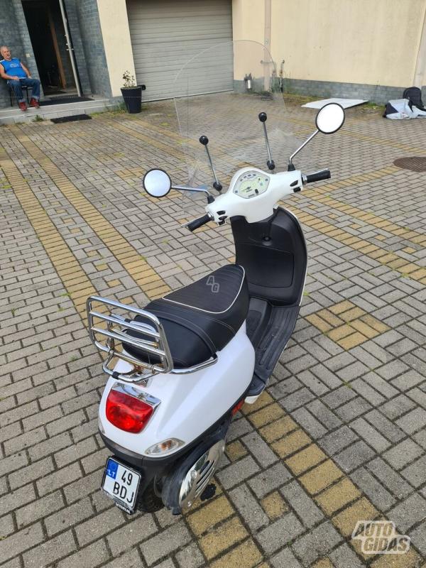 Белый Piaggio Vespa 2010 в Вильнюс, объемом двигателя 0.05 л и пробегом 14 тыс. км за 1790 €, фото 9 на AUTOMOTO.COM.LV