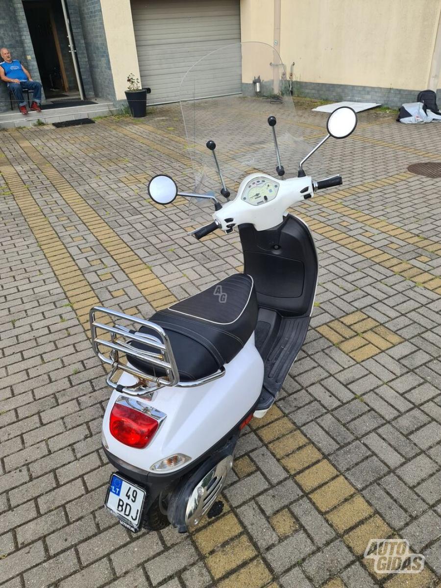 Белый Piaggio Vespa 2010 в Вильнюс, объемом двигателя 0.05 л и пробегом 14 тыс. км за 1790 €, фото 10 на AUTOMOTO.COM.LV