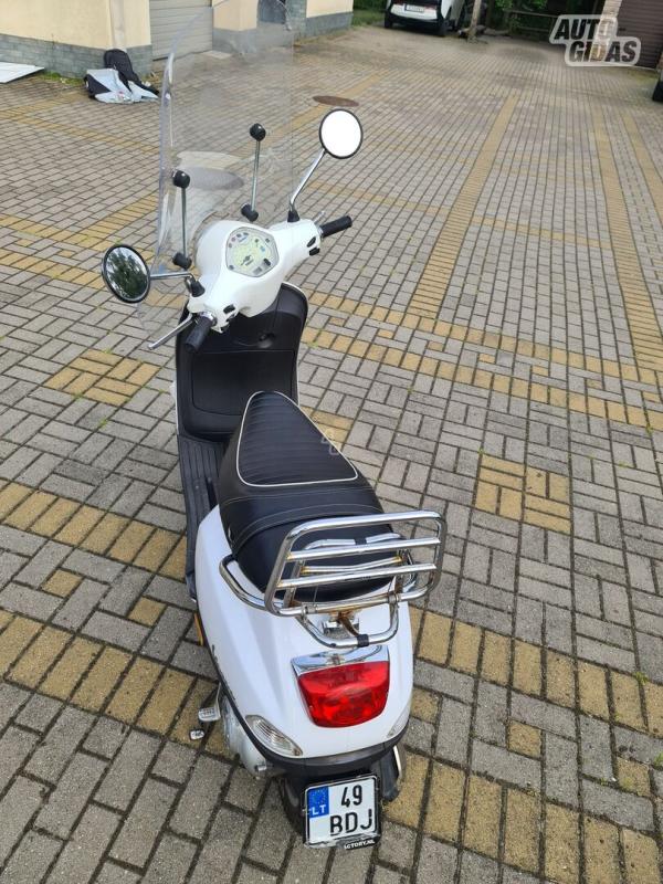 Белый Piaggio Vespa 2010 в Вильнюс, объемом двигателя 0.05 л и пробегом 14 тыс. км за 1790 €, фото 10 на AUTOMOTO.COM.LV