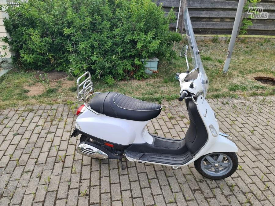 Белый Piaggio Vespa 2010 в Вильнюс, объемом двигателя 0.05 л и пробегом 14 тыс. км за 1790 €, фото 13 на AUTOMOTO.COM.LV