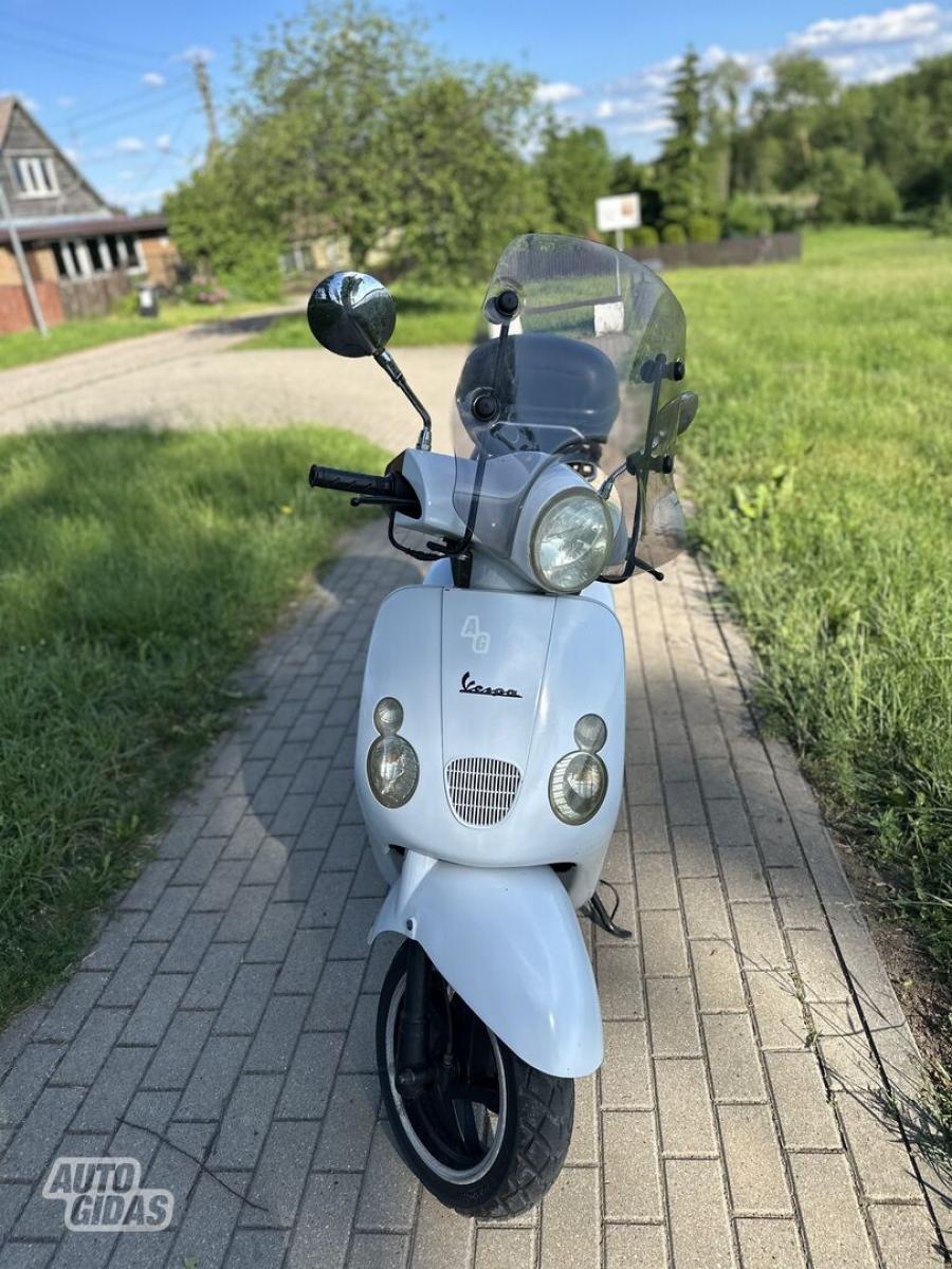 Белый Piaggio Vespa 2012 в Вевис, объемом двигателя 0.13 л и пробегом 3 тыс. км за 980 €, фото 1 на AUTOMOTO.COM.LV