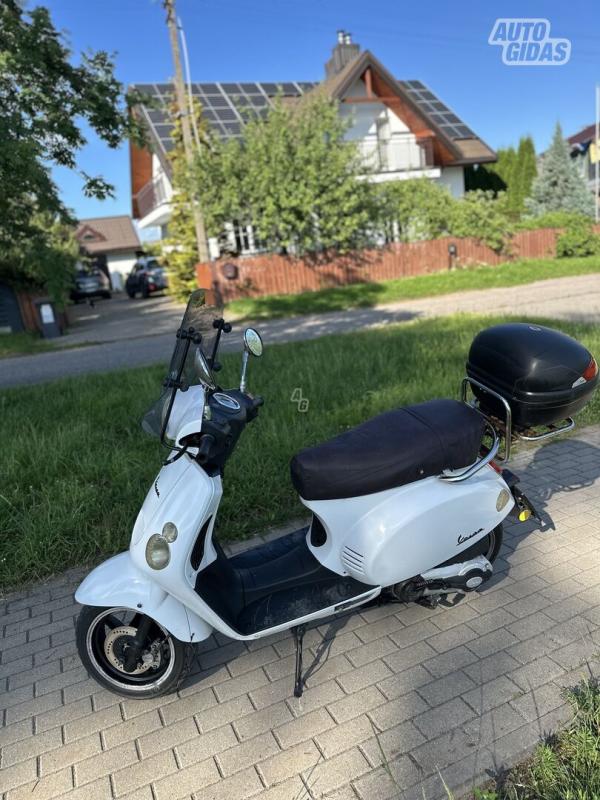 Balts Piaggio Vespa 2012 Vievis, ar dzinēja tilpumu 0.13 L un nobraukumu 3 tūkst. km par 980 €, foto 2 vietnē AUTOMOTO.COM.LV