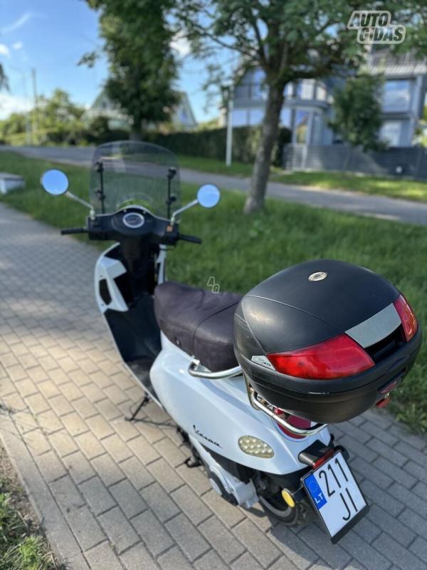 Balts Piaggio Vespa 2012 Vievis, ar dzinēja tilpumu 0.13 L un nobraukumu 3 tūkst. km par 980 €, foto 3 vietnē AUTOMOTO.COM.LV