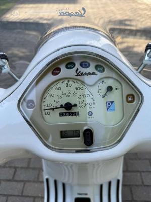 White Piaggio Vespa 2013 in Vilnius, with an engine capacity of 0.15 L and mileage of 4 thousand km for 2500 €, photo 7 on AUTOMOTO.COM.LV