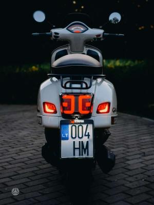 Белый Piaggio Vespa 2016 в Вильнюс, объемом двигателя 0.30 л и пробегом 30 тыс. км за 3900 €, фото 6 на AUTOMOTO.COM.LV