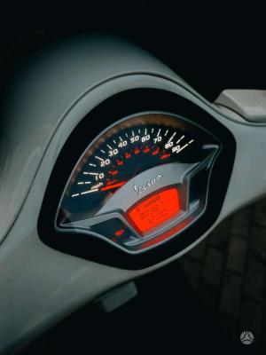 Белый Piaggio Vespa 2016 в Вильнюс, объемом двигателя 0.30 л и пробегом 30 тыс. км за 3900 €, фото 17 на AUTOMOTO.COM.LV