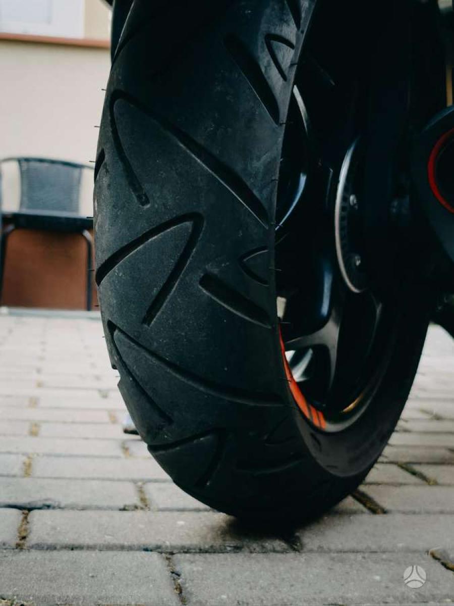 Белый Piaggio Vespa 2016 в Вильнюс, объемом двигателя 0.30 л и пробегом 30 тыс. км за 3900 €, фото 18 на AUTOMOTO.COM.LV