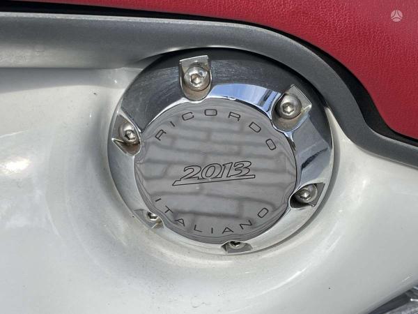White Piaggio Vespa 2016 in Vilnius, with an engine capacity of 0.13 L and mileage of 4 thousand km for 3600 €, photo 6 on AUTOMOTO.COM.LV
