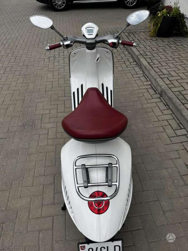 Balts Piaggio Vespa 2016 Kauņa, ar dzinēja tilpumu 0.13 L un nobraukumu 4 tūkst. km par 3500 €, foto 6 vietnē AUTOMOTO.COM.LV