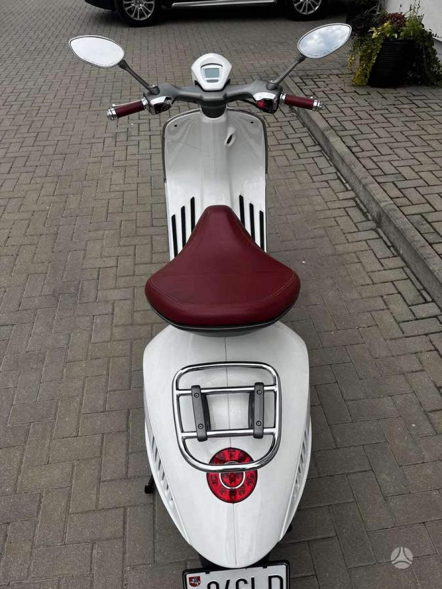 Balts Piaggio Vespa 2016 Kauņa, ar dzinēja tilpumu 0.13 L un nobraukumu 4 tūkst. km par 3500 €, foto 6 vietnē AUTOMOTO.COM.LV