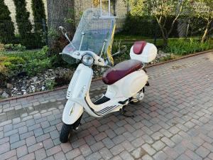 Balts Piaggio Vespa 2016 Birštonas, ar dzinēja tilpumu 0.05 L un nobraukumu 8 tūkst. km par 2700 €, foto  vietnē AUTOMOTO.COM.LV