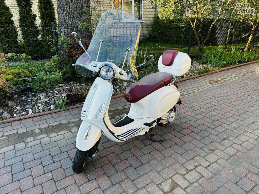 Balts Piaggio Vespa 2016 Birštonas, ar dzinēja tilpumu 0.05 L un nobraukumu 8 tūkst. km par 2700 €, foto 1 vietnē AUTOMOTO.COM.LV