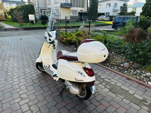 Balts Piaggio Vespa 2016 Birštonas, ar dzinēja tilpumu 0.05 L un nobraukumu 8 tūkst. km par 2700 €, foto 4 vietnē AUTOMOTO.COM.LV