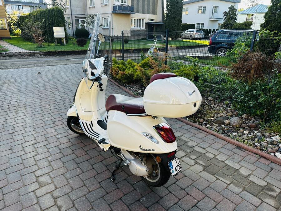 Balts Piaggio Vespa 2016 Birštonas, ar dzinēja tilpumu 0.05 L un nobraukumu 8 tūkst. km par 2700 €, foto 4 vietnē AUTOMOTO.COM.LV