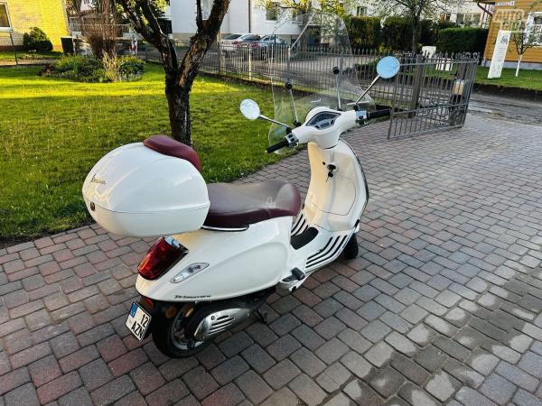 Balts Piaggio Vespa 2016 Birštonas, ar dzinēja tilpumu 0.05 L un nobraukumu 8 tūkst. km par 2700 €, foto 6 vietnē AUTOMOTO.COM.LV