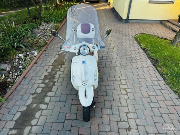Balts Piaggio Vespa 2016 Birštonas, ar dzinēja tilpumu 0.05 L un nobraukumu 8 tūkst. km par 2700 €, foto 8 vietnē AUTOMOTO.COM.LV