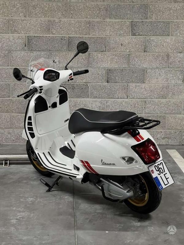 Balts Piaggio Vespa 2021 Kauņa, ar dzinēja tilpumu 0.30 L un nobraukumu 2 tūkst. km par 4900 €, foto 3 vietnē AUTOMOTO.COM.LV