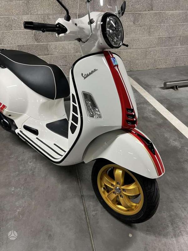 Balts Piaggio Vespa 2021 Kauņa, ar dzinēja tilpumu 0.30 L un nobraukumu 2 tūkst. km par 4900 €, foto 5 vietnē AUTOMOTO.COM.LV