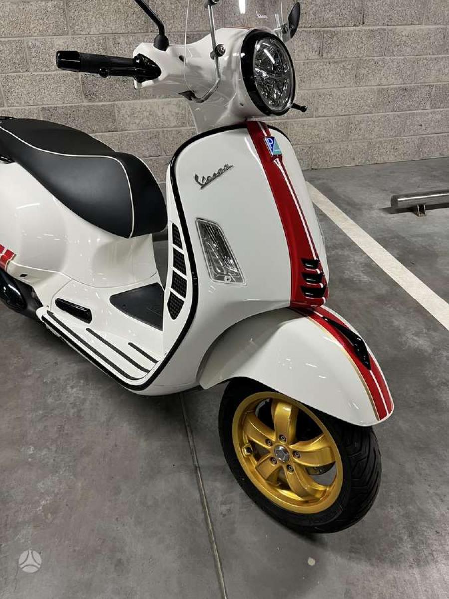 Balts Piaggio Vespa 2021 Kauņa, ar dzinēja tilpumu 0.30 L un nobraukumu 2 tūkst. km par 4900 €, foto 6 vietnē AUTOMOTO.COM.LV