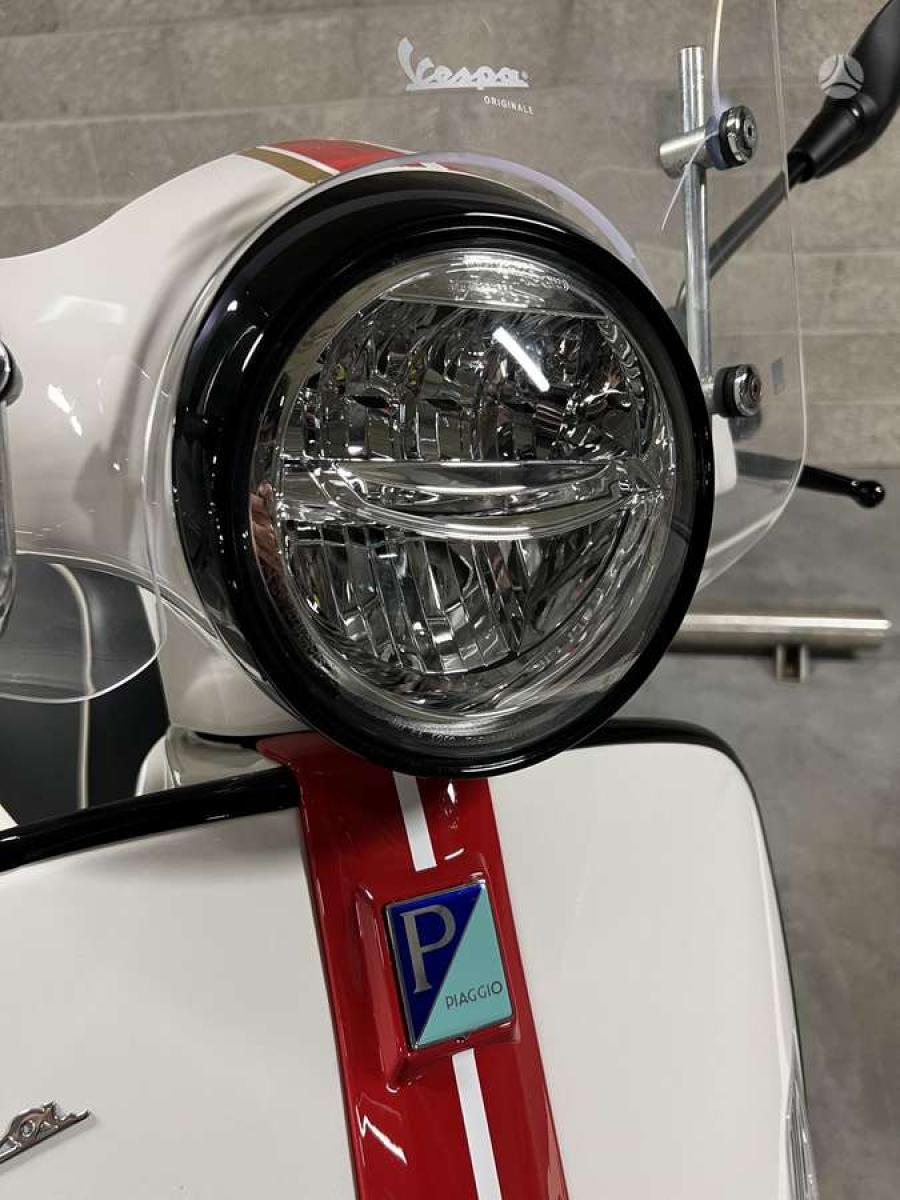 Balts Piaggio Vespa 2021 Kauņa, ar dzinēja tilpumu 0.30 L un nobraukumu 2 tūkst. km par 4900 €, foto 14 vietnē AUTOMOTO.COM.LV