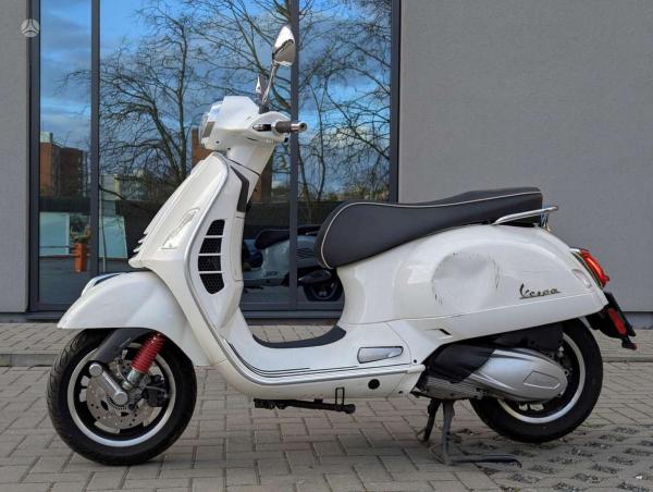 Balts Piaggio Vespa 2022 Kauņa, ar dzinēja tilpumu 0.30 L un nobraukumu 4 tūkst. km par 3850 €, foto 1 vietnē AUTOMOTO.COM.LV