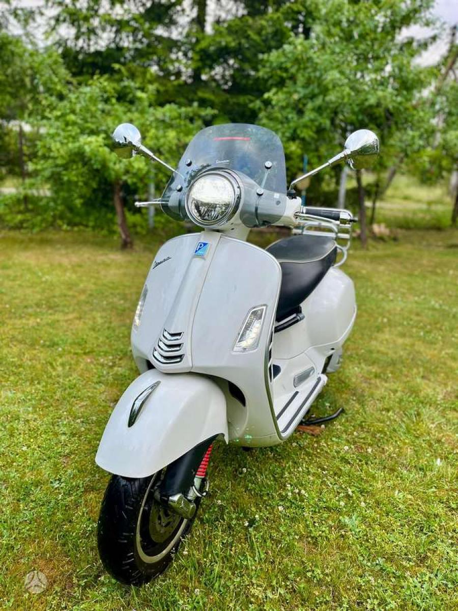 White Piaggio Vespa 2022 in Vilnius, with an engine capacity of 0.13 L and mileage of 4 thousand km for 3950 €, photo 1 on AUTOMOTO.COM.LV