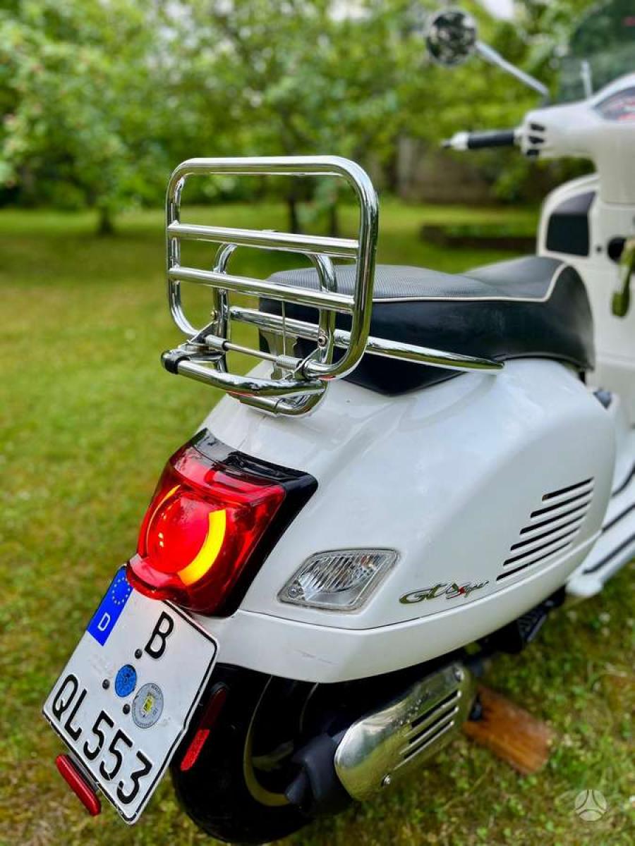 White Piaggio Vespa 2022 in Vilnius, with an engine capacity of 0.13 L and mileage of 4 thousand km for 3950 €, photo 7 on AUTOMOTO.COM.LV