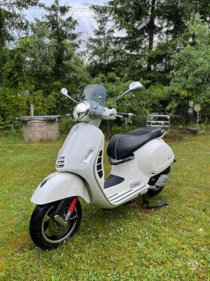 White Piaggio Vespa 2022 in Vilnius, with an engine capacity of 0.13 L and mileage of 4 thousand km for 3950 €, photo 9 on AUTOMOTO.COM.LV