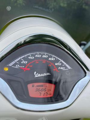 White Piaggio Vespa 2022 in Vilnius, with an engine capacity of 0.13 L and mileage of 4 thousand km for 3950 €, photo 11 on AUTOMOTO.COM.LV