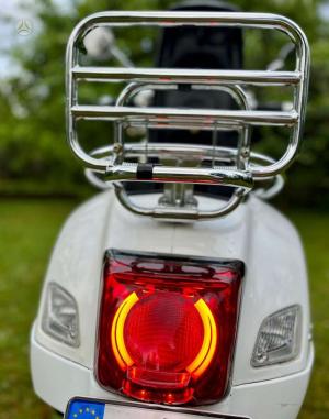 White Piaggio Vespa 2022 in Vilnius, with an engine capacity of 0.13 L and mileage of 4 thousand km for 3950 €, photo 12 on AUTOMOTO.COM.LV