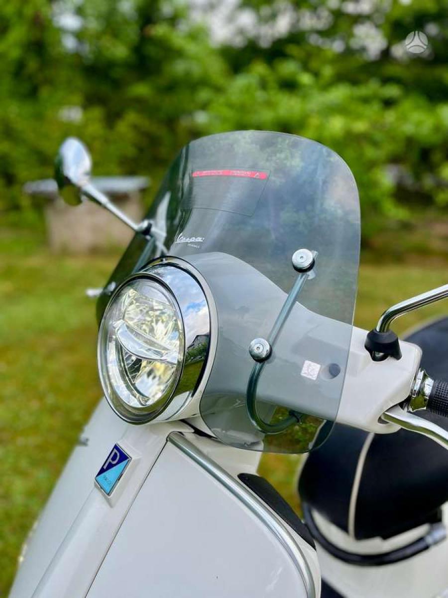 White Piaggio Vespa 2022 in Vilnius, with an engine capacity of 0.13 L and mileage of 4 thousand km for 3950 €, photo 14 on AUTOMOTO.COM.LV