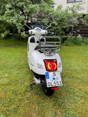 White Piaggio Vespa 2022 in Vilnius, with an engine capacity of 0.13 L and mileage of 4 thousand km for 3950 €, photo 17 on AUTOMOTO.COM.LV