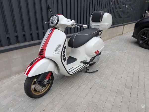 White Piaggio Vespa 2022 in Vilnius, with an engine capacity of 0.13 L and mileage of 1 thousand km for 5000 €, photo 1 on AUTOMOTO.COM.LV