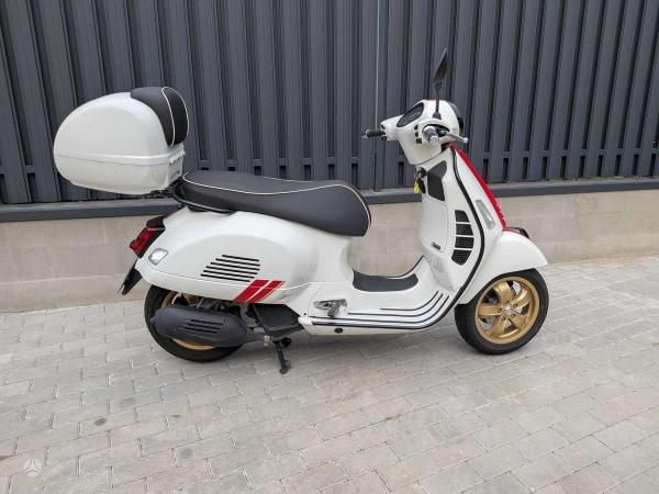 White Piaggio Vespa 2022 in Vilnius, with an engine capacity of 0.13 L and mileage of 1 thousand km for 5000 €, photo 3 on AUTOMOTO.COM.LV