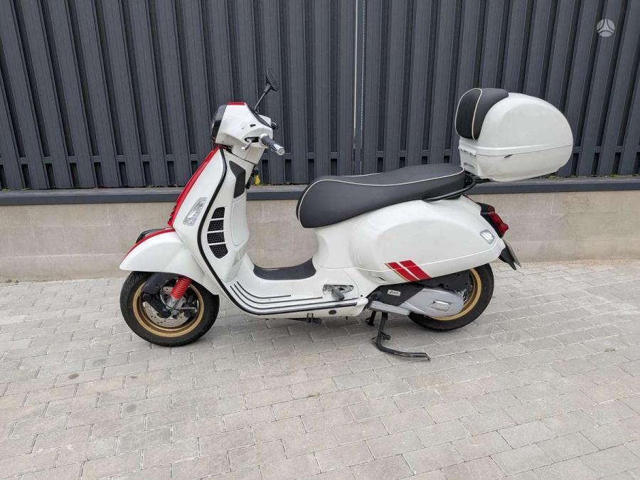 White Piaggio Vespa 2022 in Vilnius, with an engine capacity of 0.13 L and mileage of 1 thousand km for 5000 €, photo 5 on AUTOMOTO.COM.LV