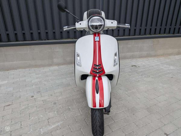 White Piaggio Vespa 2022 in Vilnius, with an engine capacity of 0.13 L and mileage of 1 thousand km for 5000 €, photo 6 on AUTOMOTO.COM.LV