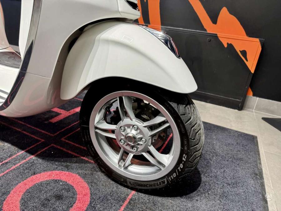 Balts Piaggio Vespa 2024 Viļņa, ar dzinēja tilpumu 0.13 L un nobraukumu 8 tūkst. km par 3799 €, foto 15 vietnē AUTOMOTO.COM.LV