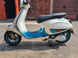 Balts Piaggio Vespa 2025 Viļņa, ar dzinēja tilpumu 0.13 L un nobraukumu 36 tūkst. km par 4599 €, foto  vietnē AUTOMOTO.COM.LV