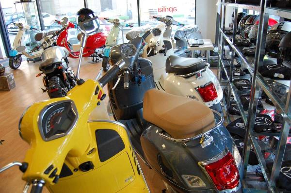 Balts Piaggio Vespa 2026 Viļņa, ar dzinēja tilpumu 0.13 L un nobraukumu 0 tūkst. km par 6249 €, foto 1 vietnē AUTOMOTO.COM.LV