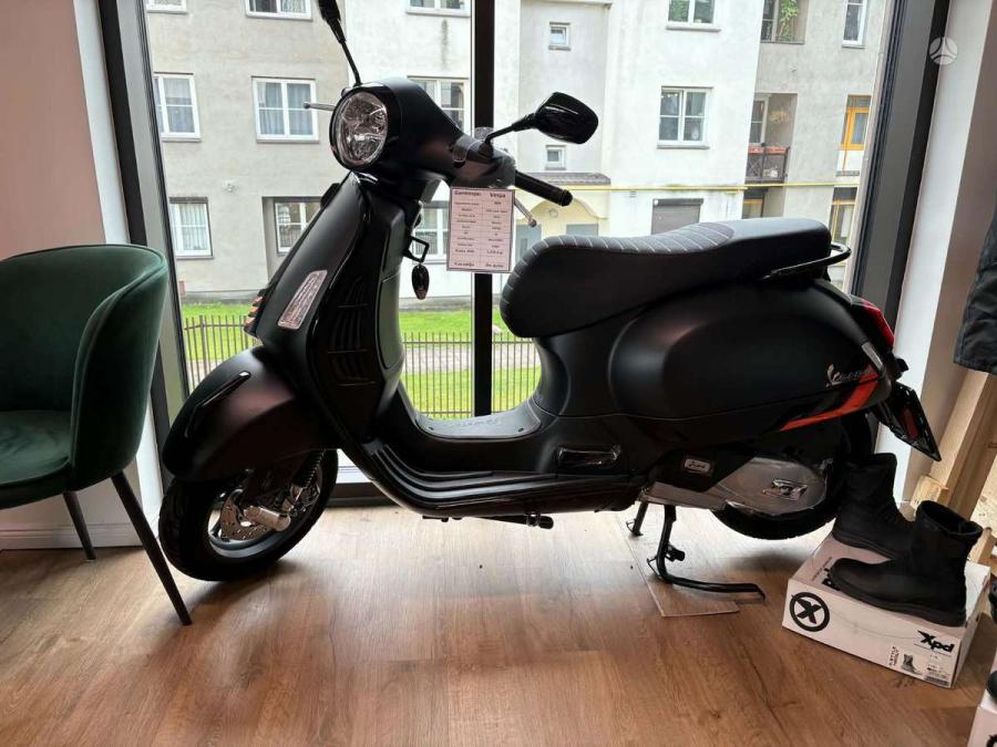 White Piaggio Vespa 2026 in Vilnius, with an engine capacity of 0.13 L and mileage of 0 thousand km for 6249 €, photo 6 on AUTOMOTO.COM.LV