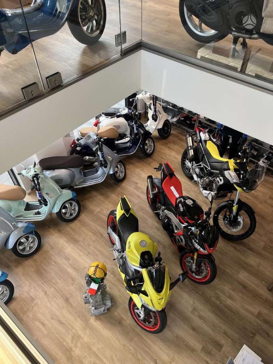 White Piaggio Vespa 2026 in Vilnius, with an engine capacity of 0.13 L and mileage of 0 thousand km for 6249 €, photo 9 on AUTOMOTO.COM.LV