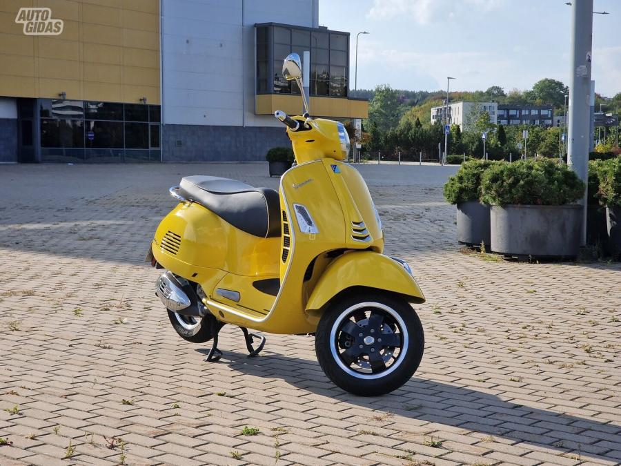 Yellow Piaggio Vespa 2019 in Vilnius, with an engine capacity of 0.30 L and mileage of 5 thousand km for 5250 €, photo 1 on AUTOMOTO.COM.LV