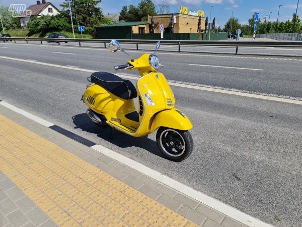 Dzeltens Piaggio Vespa 2019 Viļņa, ar dzinēja tilpumu 0.30 L un nobraukumu 5 tūkst. km par 5250 €, foto 2 vietnē AUTOMOTO.COM.LV