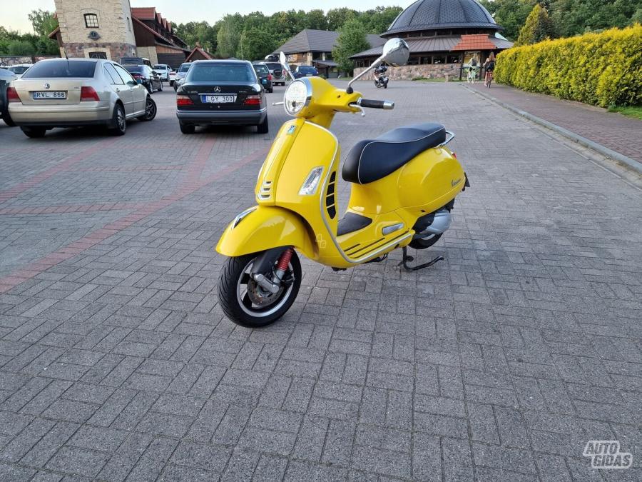 Yellow Piaggio Vespa 2019 in Vilnius, with an engine capacity of 0.30 L and mileage of 5 thousand km for 5250 €, photo 9 on AUTOMOTO.COM.LV