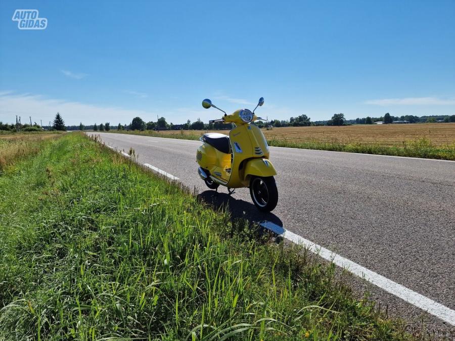 Yellow Piaggio Vespa 2019 in Vilnius, with an engine capacity of 0.30 L and mileage of 5 thousand km for 5250 €, photo 11 on AUTOMOTO.COM.LV
