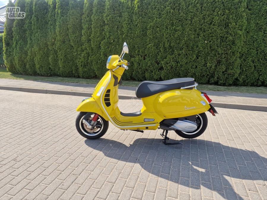Yellow Piaggio Vespa 2019 in Vilnius, with an engine capacity of 0.30 L and mileage of 5 thousand km for 5250 €, photo 15 on AUTOMOTO.COM.LV