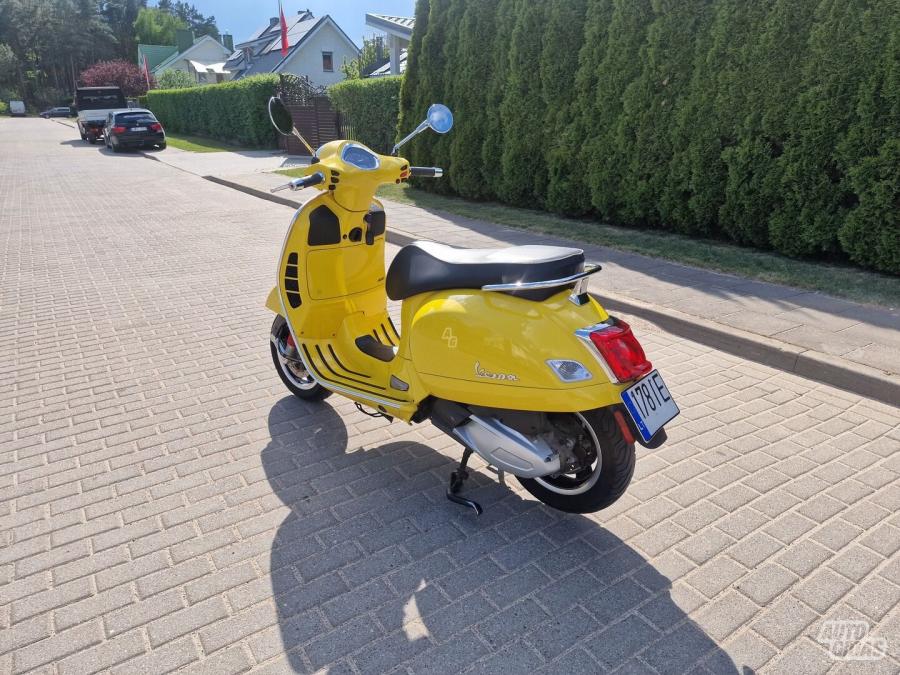 Yellow Piaggio Vespa 2019 in Vilnius, with an engine capacity of 0.30 L and mileage of 5 thousand km for 5250 €, photo 16 on AUTOMOTO.COM.LV